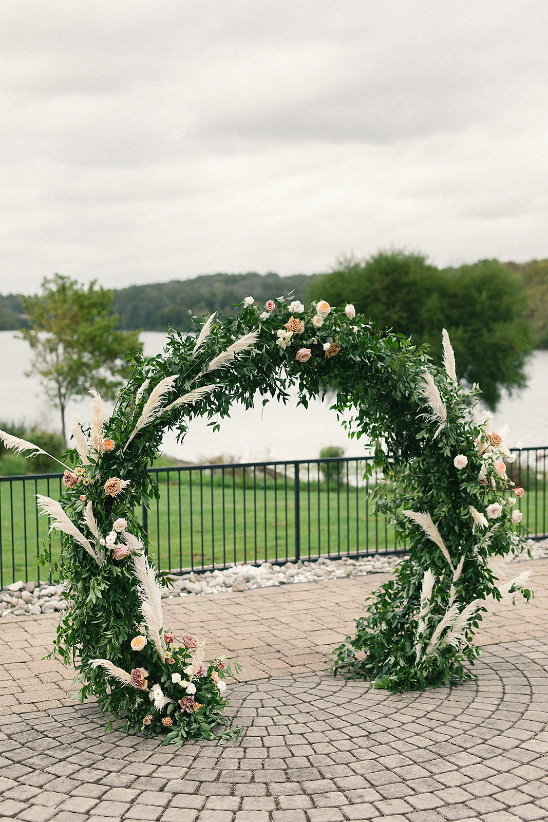 Choosing Your Ceremony "Arch" And The Alternatives - kraftandcompany.com